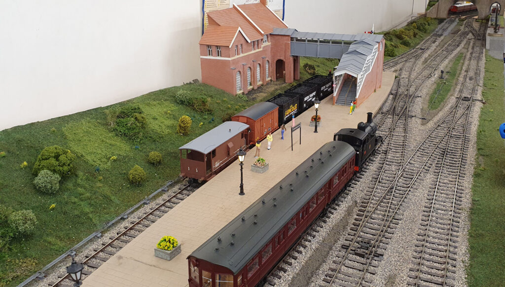 0 SCALE – FRIMINGHAM – Milton Keynes Model Railway Society