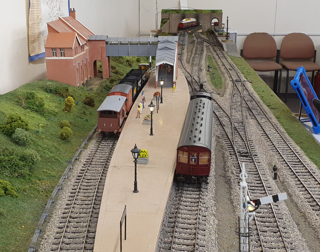 0 SCALE – FRIMINGHAM – Milton Keynes Model Railway Society